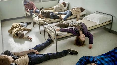 Wirus Zabija Wszystkich Powyżej 21 Roku Życia Pozostawiając Dzieciom