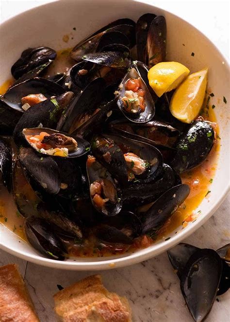 How To Cook Mussels With Garlic White Wine Sauce RecipeTin Eats