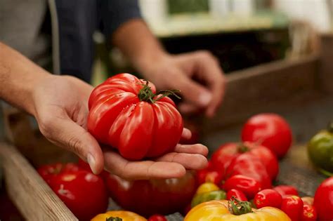 Le Saviez Vous La Tomate Est Un Excellent Aliment Pour Faire Baisser