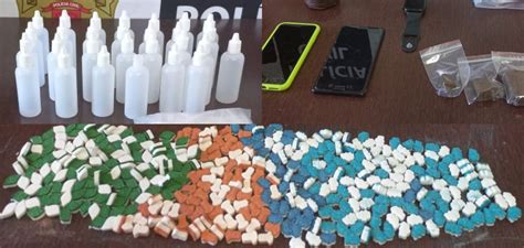 Polícia Civil prende dupla suspeita de tráfico de drogas em Santos SP