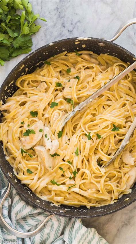 Mom S Chicken Fettuccine Alfredo Natasha S Kitchen Artofit