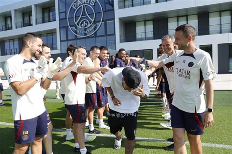 París Saint Germain Neymar se despidió y su camiseta 10 ya tiene nuevo