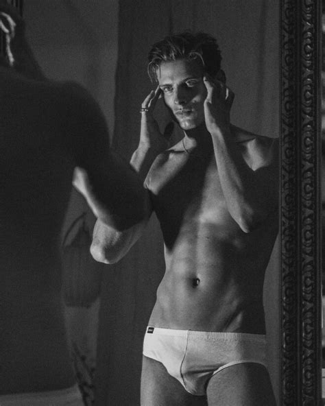 BBB Daniel Lenhardt Surge Matador De Cueca Branca