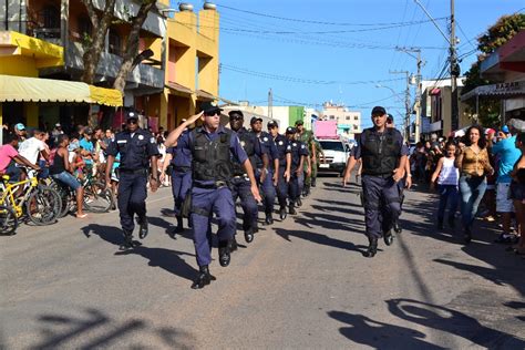 Naldinho da Radio DESFILE CÍVICO EM SÃO FRANCISCO DE ITABAPOANA UNS