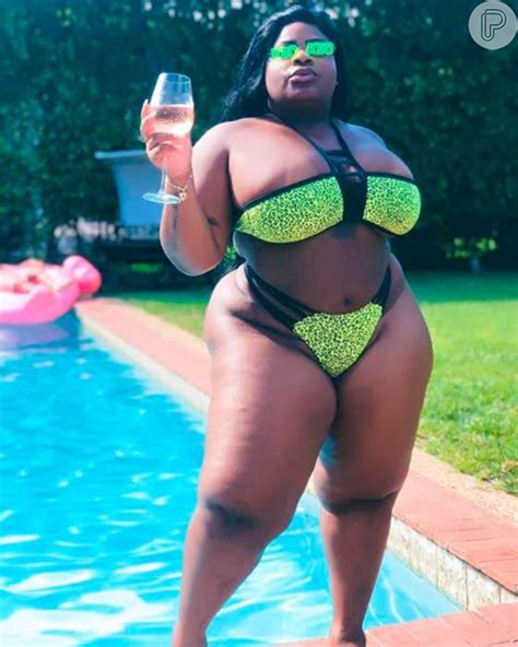 Foto De biquíni Jojo Todynho esbanja estilo moda praia ousada