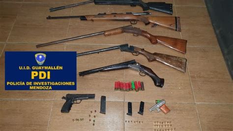 Dos personas fueron detenidas en Guaymallén con un arsenal de armas y