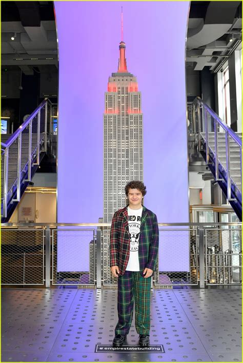 Stranger Things Stars Light Up Empire State Building Ahead Of Season
