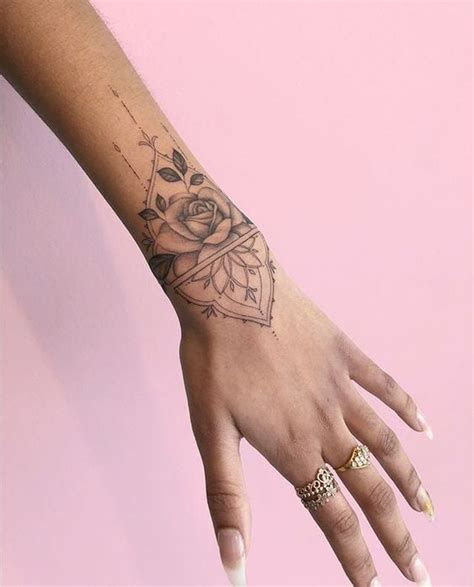 Lista 102 Foto Tatuajes De Mandalas En La Mano Para Mujer Actualizar