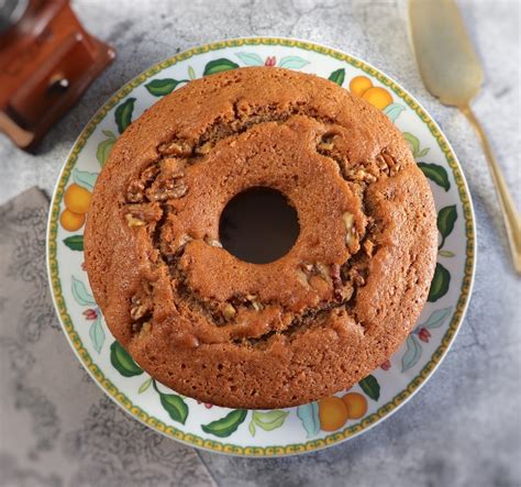 Bolo de noz e café Food From Portugal