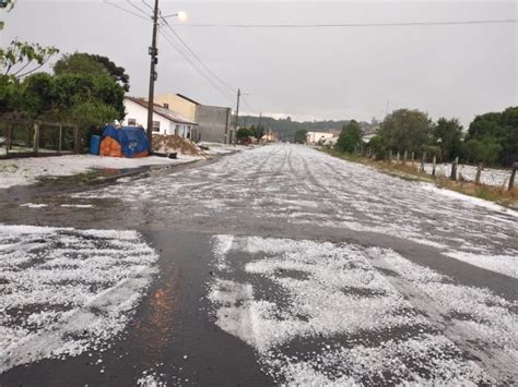 VÍDEO intensa chuva de granizo é registrada em Santa Catarina