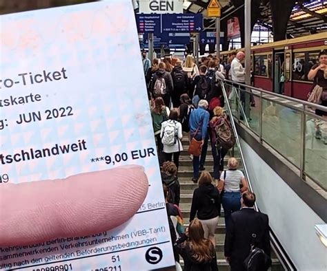 Bilet za 9 euro bije rekordy popularności Jak tanio podróżować po