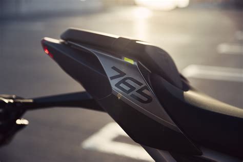 Ra mắt naked bike Triumph Street Triple 2023 nhiều thay đổi nhất từ