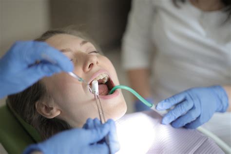 Cuándo se necesita una extracción dental de emergencia Clínica