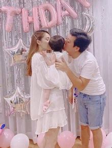 Đỏ mặt với hậu trường chụp nude của Ngọc Trinh Khoả thân 100 cùng