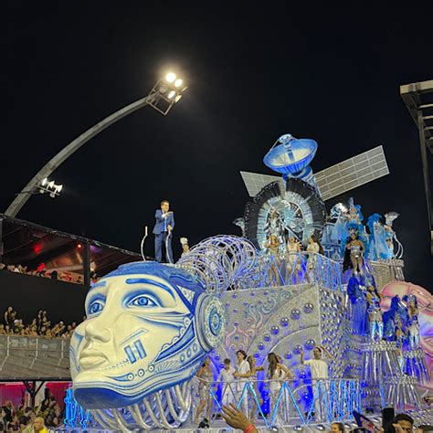Águia de Ouro se destaca nos quesitos enredo e samba enredo o tema