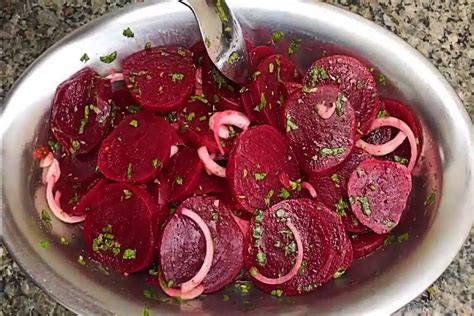 Salada De Beterraba Uma Salada Deliciosa e Saudável Folha da Terra