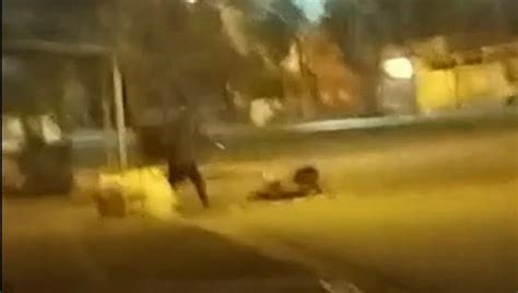 Estremecedoras imágenes un joven fue acribillado a 18 balazos en