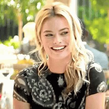 Margot Robbie Laughing Margot Robbie Laughing Lmao Descobrir E