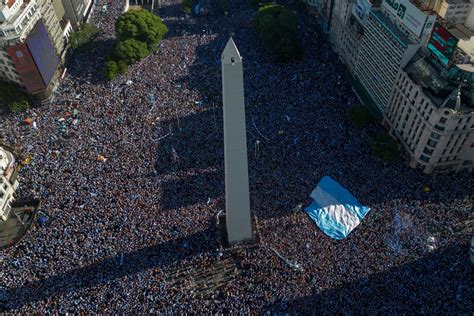 Photos Fans Celebrate Lionel Messi And Argentina S World Cup Win