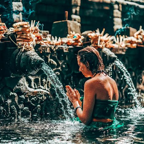 Viếng đền Tirta Empul với suối nước thánh linh thiêng nhất Bali