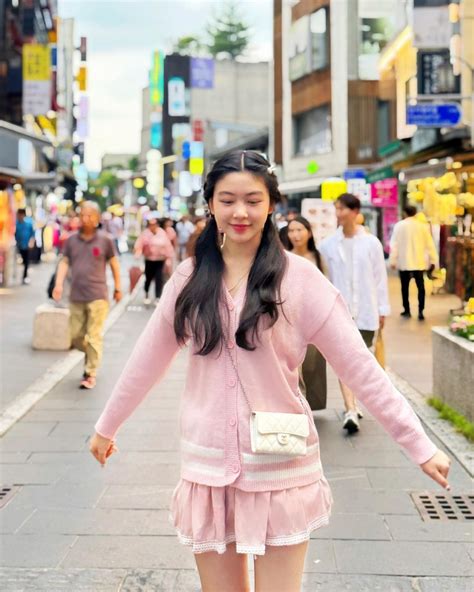 Lọ Lem nhà Quyền Linh khoe dáng đẹp khi du lịch cùng em gái