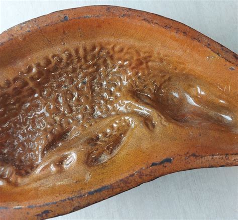 Ancien moule en terre cuite vernissée forme agneau mouton