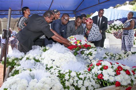 Waziri Mkuu Mhe Kassim Majaliwa Ameshiriki Maziko Ya Mtoto Wa Baba Wa