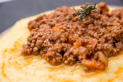 La Polenta Con Salsiccia Al Sugo Per Un Appagante Piatto Unico Gustoblog