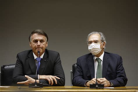 Em ato de desagravo Bolsonaro diz que não há solavanco Guedes