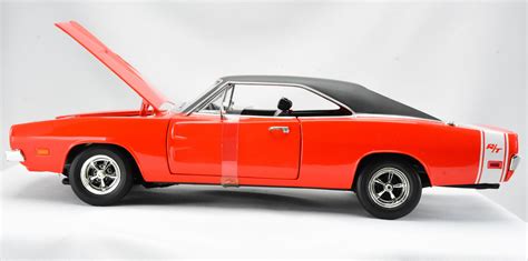 MINIATURA CARRO DODGE CHARGER R T 1969 Hobby Ciência