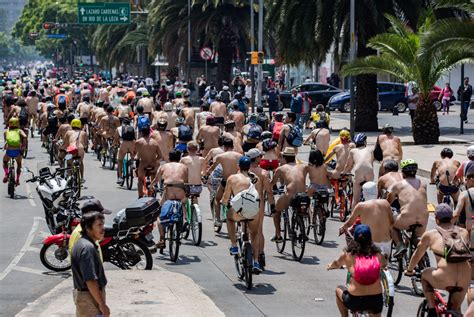 chilango Fotos así se puso la rodada nudista en CDMX
