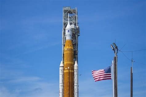 NASA重返月球第一步 美登月火箭计划今晚首次发射 军事频道 中华网