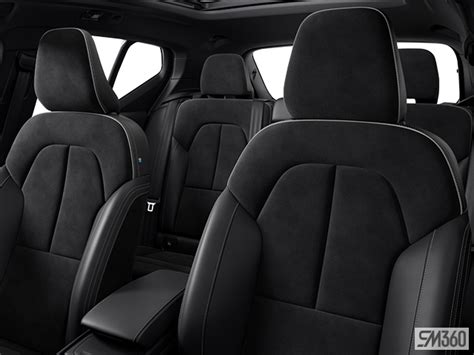 Park Avenue Volvo Brossard The 2024 VOLVO XC40 PLUS DARK