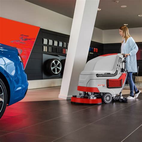 Maszyny do mycia podłóg Maszyna do mycia podłóg Comac Versa 65 bt