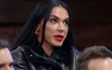 Kamila Simioni A Quarta Eliminada De A Fazenda Kamila Simioni