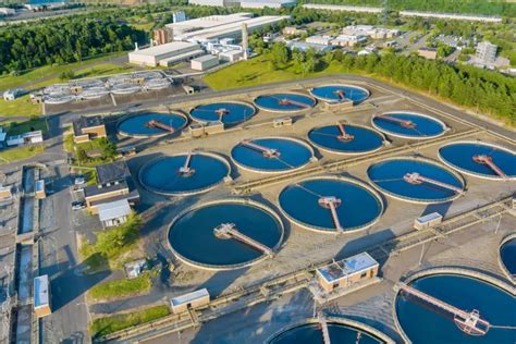 Coagulantes Y Floculantes Claves En El Tratamiento De Aguas Residuales