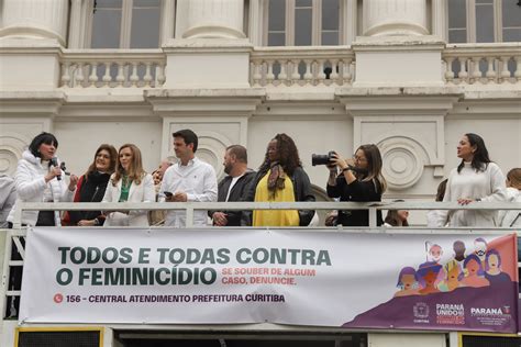 Caminhada reúne milhares de pessoas no Dia Estadual de Combate ao