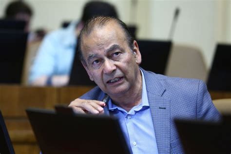 Ricardo Celis renunció al PPD y anuncia apoyo a Boric en las primarias