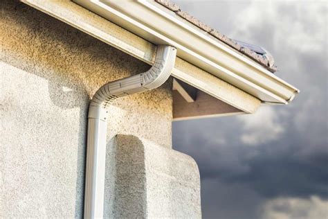 What Are Seamless Gutters