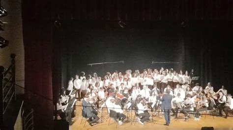 Cossato Teatro Gremito Per La Festa Della Mamma Con Il Fondo Maria
