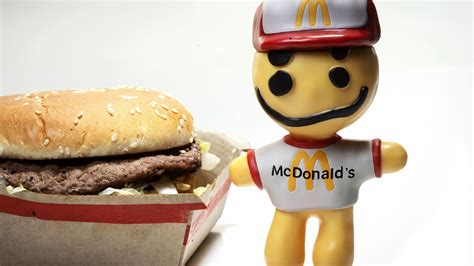 107137245 1666187983771 Gettyimages 1244032534 Food Mcdonalds Happymeals Adults 2 Tbjpegv