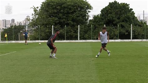 Tú decides Disparo a la escuadra desde fuera del área o gol tras una