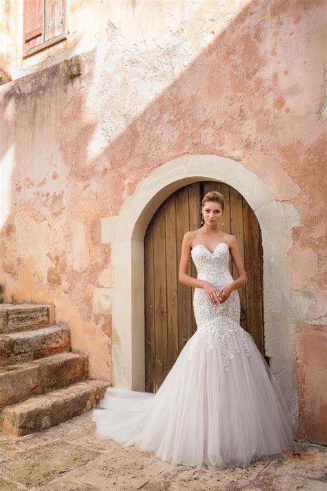 Schulterfreies Brautkleid Mit Spitze Und Herzausschnitt Von Justin
