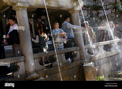 Kyoto Japan Nov 6 2015 Visitors Drinking The Holy Water Of The