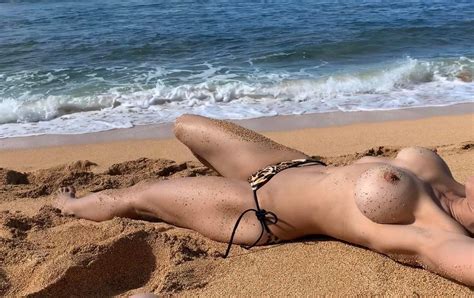 Wife Went Topless On The Beach In Hawaii Scrolller