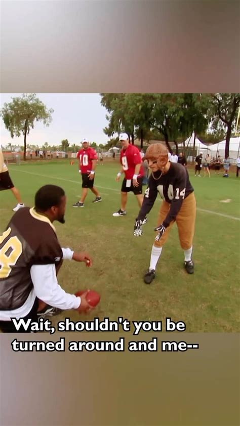 エレンデジェネレスさんのインスタグラム動画 エレンデジェネレスInstagram Whos ready for football