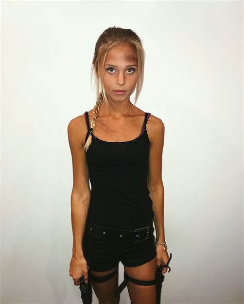 Halloween Halloweencostume Halloween Laracroft Costume