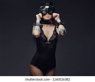 Im Genes De Naked Women Catsuits Im Genes Fotos Y Vectores De