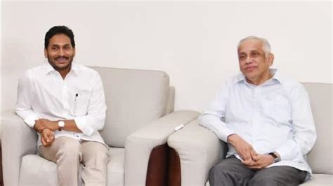 కతత గవరనర దపతలత సఎ జగన దపతల భట AP CM Y S Jagan Mohan