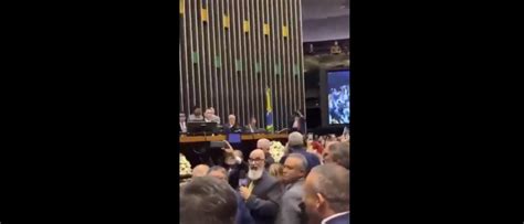 Deputado Chama Nikolas De Viadinho E D Tapa Na Cara De Outro